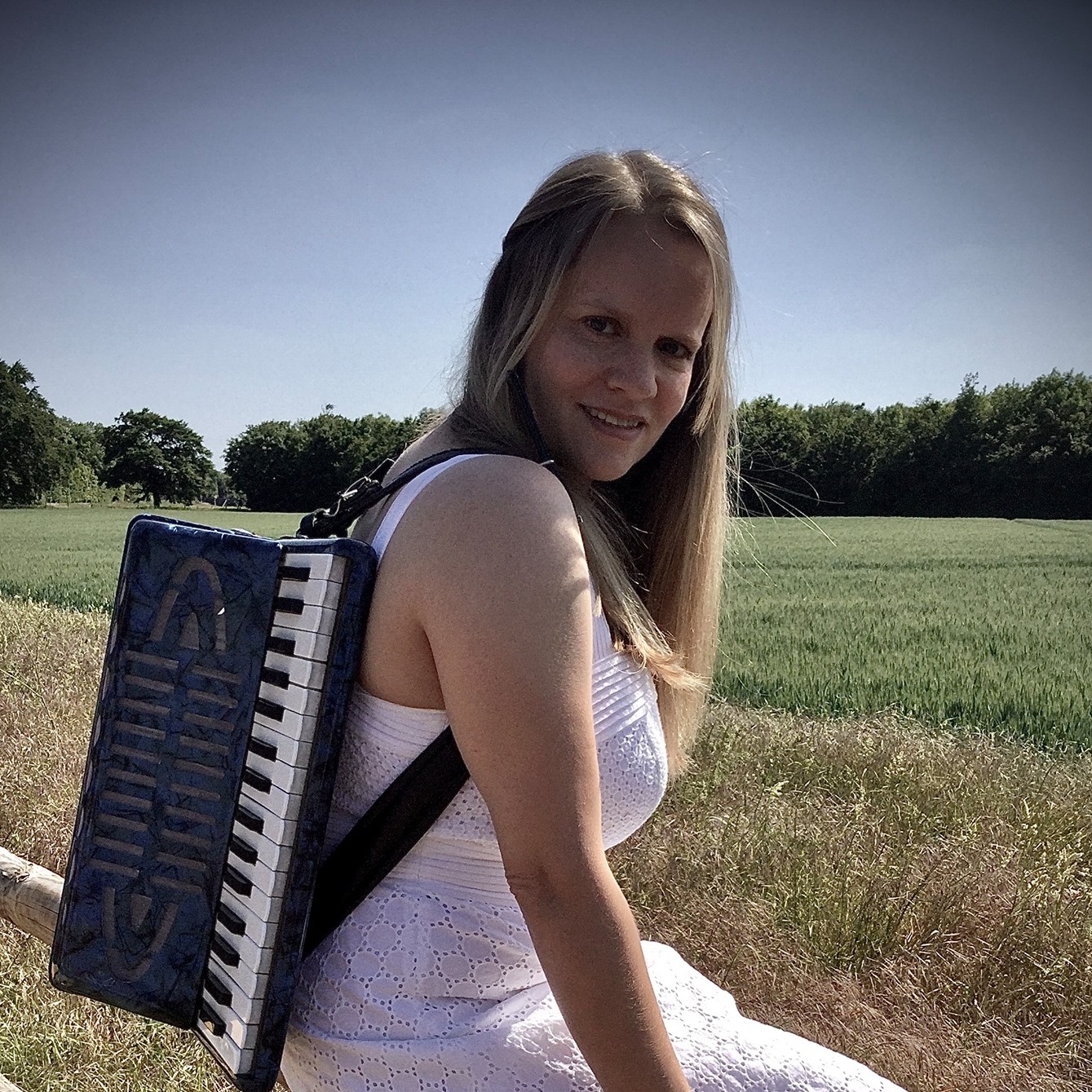 Odette Michell and Katie Harris - Banbury Folk Club
